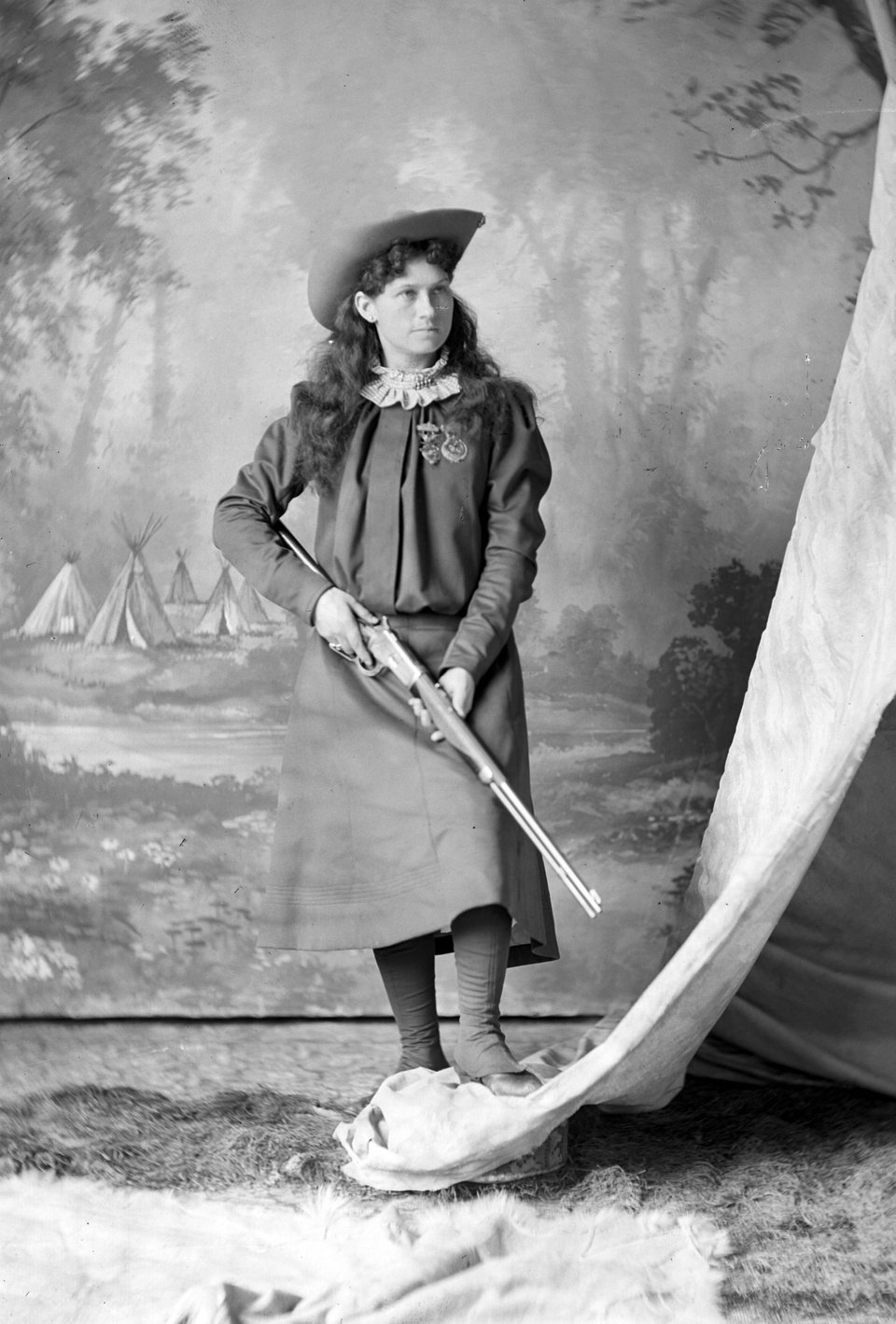 Annie Oakley | Little Sure Shot of the Wild West